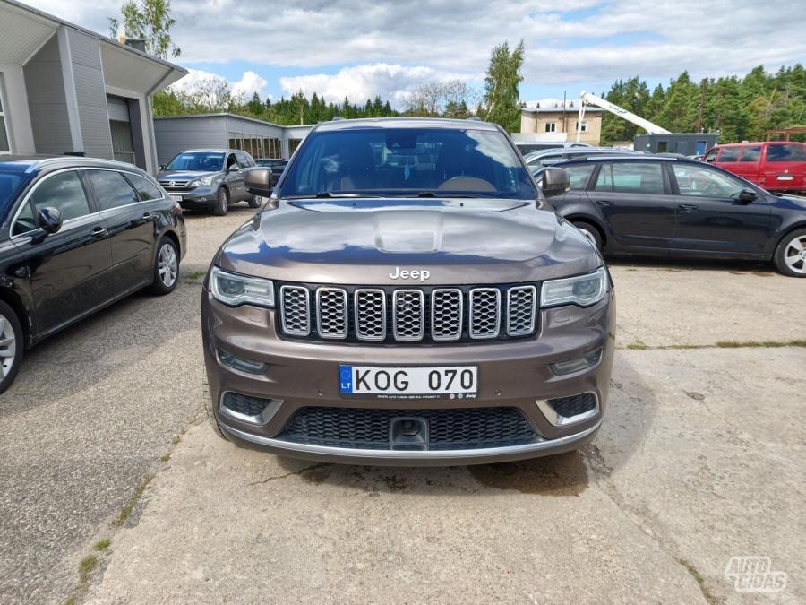 Brown Jeep Grand Cherokee 2017 in Utena, with an engine capacity of 3.00 L and mileage of 304 thousand km for 8990 €, photo 3 on AUTOMOTO.COM.LV