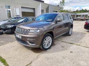 Brown Jeep Grand Cherokee 2017 in Utena, with an engine capacity of 3.00 L and mileage of 304 thousand km for 8990 €, photo 4 on AUTOMOTO.COM.LV