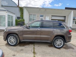 Brown Jeep Grand Cherokee 2017 in Utena, with an engine capacity of 3.00 L and mileage of 304 thousand km for 8990 €, photo 5 on AUTOMOTO.COM.LV