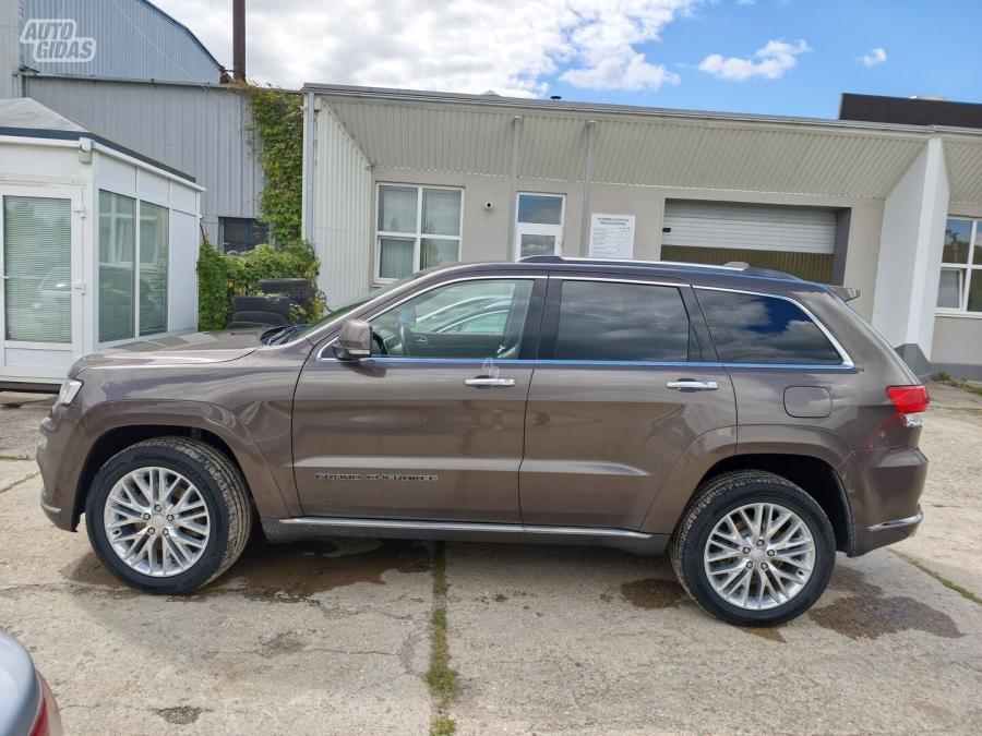 Brown Jeep Grand Cherokee 2017 in Utena, with an engine capacity of 3.00 L and mileage of 304 thousand km for 8990 €, photo 5 on AUTOMOTO.COM.LV