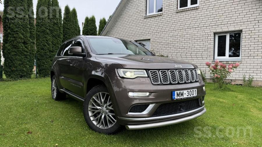 Brown Jeep Grand Cherokee 2017 in Limbazi, with an engine capacity of 3.00 L and mileage of 227 thousand km for 19500 €, photo 3 on AUTOMOTO.COM.LV