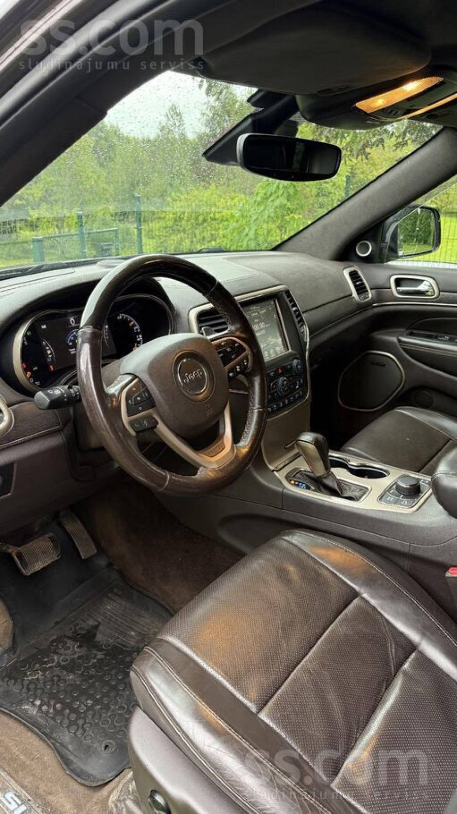 Brown Jeep Grand Cherokee 2017 in Limbazi, with an engine capacity of 3.00 L and mileage of 227 thousand km for 19500 €, photo 6 on AUTOMOTO.COM.LV