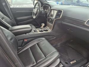 Brūns Jeep Grand Cherokee 2017 Šauļi, ar dzinēja tilpumu 3.60 L un nobraukumu 238 tūkst. km par 15700 €, foto 9 vietnē AUTOMOTO.COM.LV