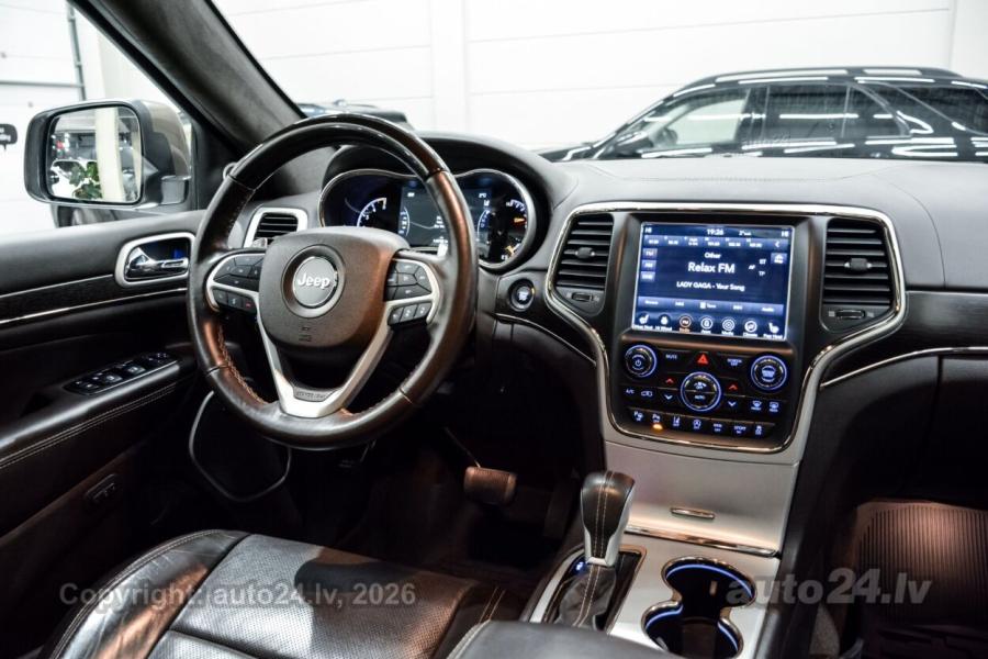Brūns Jeep Grand Cherokee 2018 Tallina, ar dzinēja tilpumu 3.00 L un nobraukumu 150 tūkst. km par 24000 €, foto 9 vietnē AUTOMOTO.COM.LV
