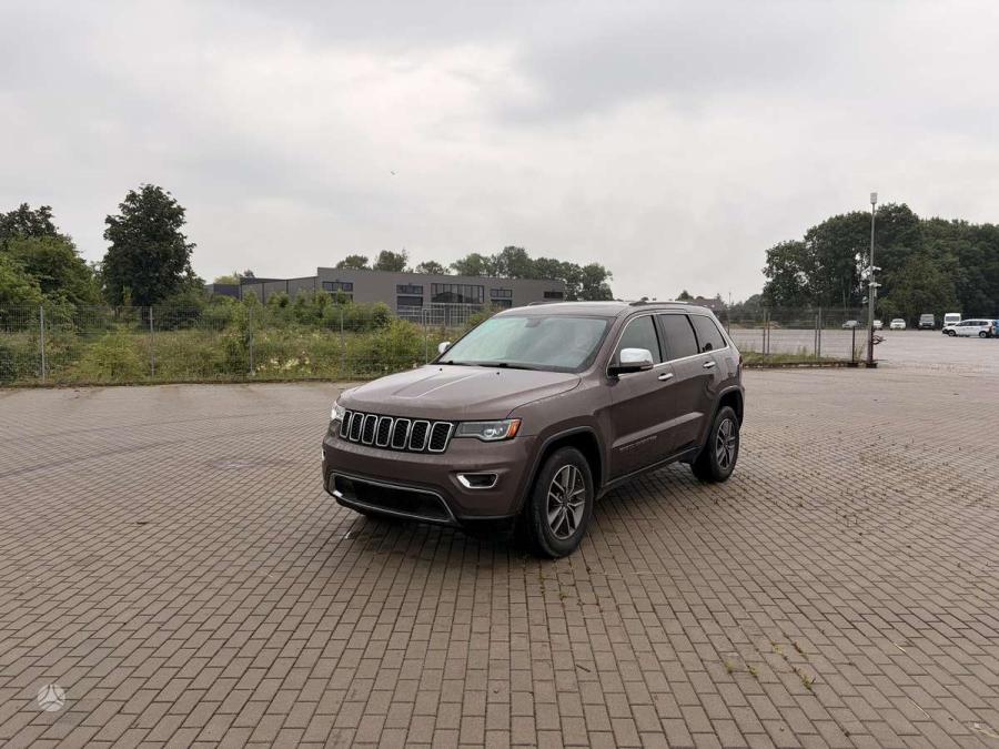 Brown Jeep Grand Cherokee 2020 in Klaipeda, with an engine capacity of 3.60 L and mileage of 104 thousand km for 19000 €, photo 1 on AUTOMOTO.COM.LV