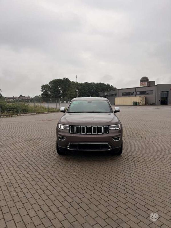 Brown Jeep Grand Cherokee 2020 in Klaipeda, with an engine capacity of 3.60 L and mileage of 104 thousand km for 19000 €, photo 2 on AUTOMOTO.COM.LV