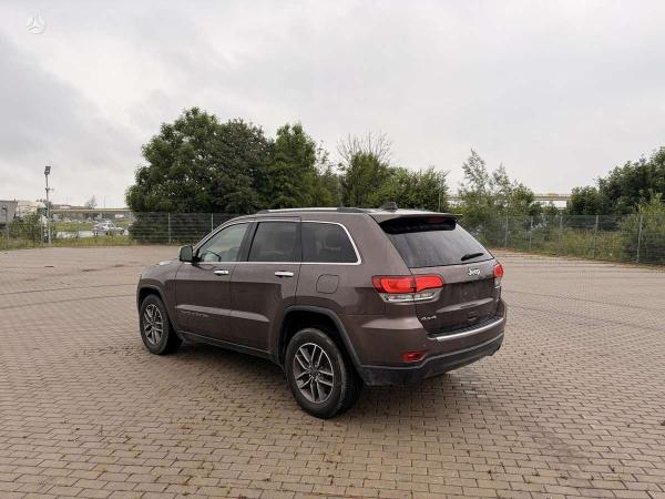 Brown Jeep Grand Cherokee 2020 in Klaipeda, with an engine capacity of 3.60 L and mileage of 104 thousand km for 19000 €, photo 4 on AUTOMOTO.COM.LV