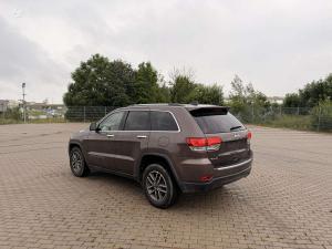 Brown Jeep Grand Cherokee 2020 in Klaipeda, with an engine capacity of 3.60 L and mileage of 104 thousand km for 19000 €, photo 5 on AUTOMOTO.COM.LV