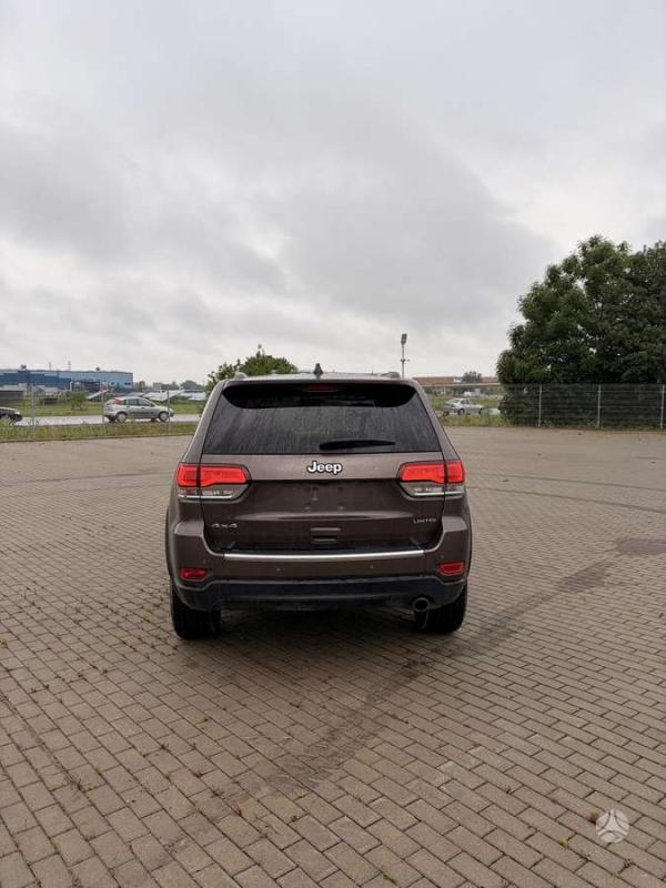 Brown Jeep Grand Cherokee 2020 in Klaipeda, with an engine capacity of 3.60 L and mileage of 104 thousand km for 19000 €, photo 5 on AUTOMOTO.COM.LV