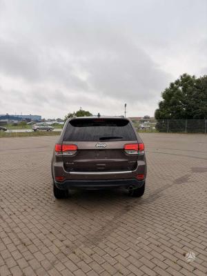 Brown Jeep Grand Cherokee 2020 in Klaipeda, with an engine capacity of 3.60 L and mileage of 104 thousand km for 19000 €, photo 6 on AUTOMOTO.COM.LV