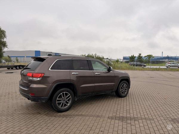 Brown Jeep Grand Cherokee 2020 in Klaipeda, with an engine capacity of 3.60 L and mileage of 104 thousand km for 19000 €, photo 6 on AUTOMOTO.COM.LV