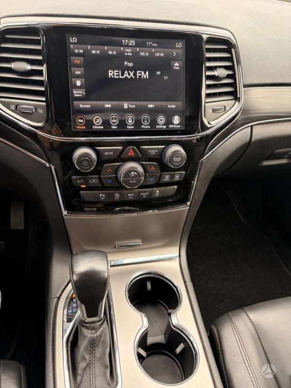 Brown Jeep Grand Cherokee 2020 in Klaipeda, with an engine capacity of 3.60 L and mileage of 104 thousand km for 19000 €, photo 9 on AUTOMOTO.COM.LV