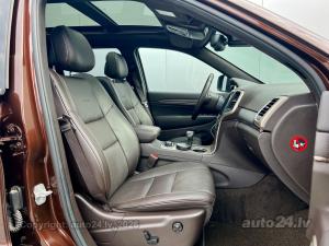 Brown Jeep Grand Cherokee 2014 in Tallinn, with an engine capacity of 3.00 L and mileage of 235 thousand km for 8999 €, photo 13 on AUTOMOTO.COM.LV
