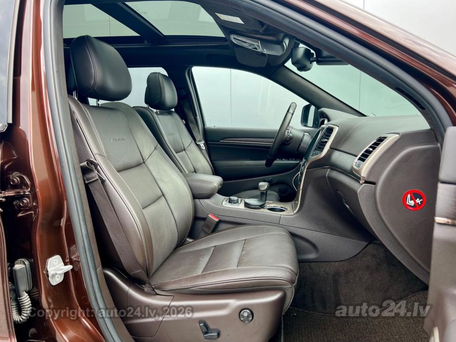 Brown Jeep Grand Cherokee 2014 in Tallinn, with an engine capacity of 3.00 L and mileage of 235 thousand km for 8999 €, photo 13 on AUTOMOTO.COM.LV