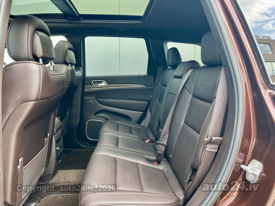 Brown Jeep Grand Cherokee 2014 in Tallinn, with an engine capacity of 3.00 L and mileage of 235 thousand km for 8999 €, photo 15 on AUTOMOTO.COM.LV