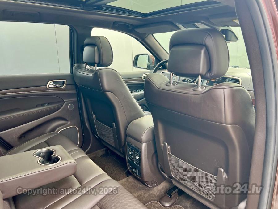 Brown Jeep Grand Cherokee 2014 in Tallinn, with an engine capacity of 3.00 L and mileage of 235 thousand km for 8999 €, photo 16 on AUTOMOTO.COM.LV
