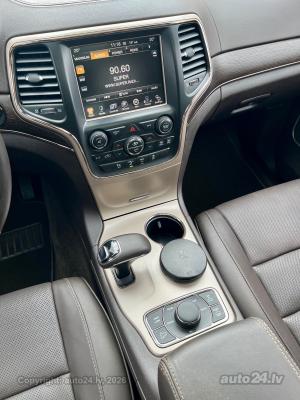Brown Jeep Grand Cherokee 2014 in Tallinn, with an engine capacity of 3.00 L and mileage of 235 thousand km for 8999 €, photo 18 on AUTOMOTO.COM.LV