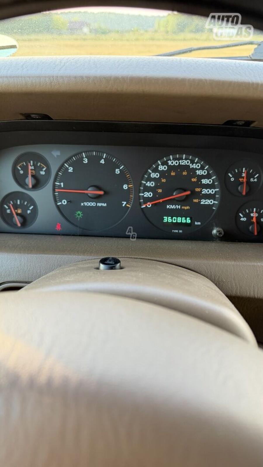 Jeep Grand Cherokee 1999 Viļņa, ar dzinēja tilpumu 4.70 L un nobraukumu 361 tūkst. km par 2650 €, foto 10 vietnē AUTOMOTO.COM.LV