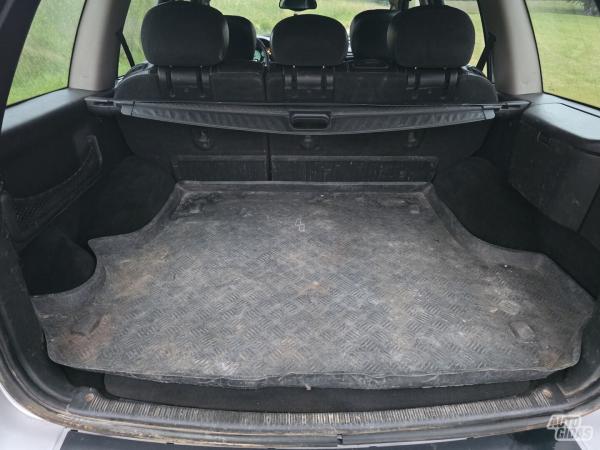 Jeep Grand Cherokee 2003 in Moletai, with an engine capacity of 2.70 L and mileage of 479 thousand km for 2600 €, photo 5 on AUTOMOTO.COM.LV