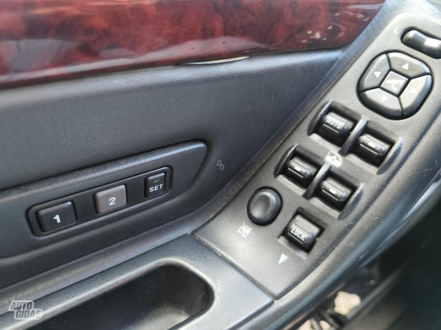 Jeep Grand Cherokee 2003 in Utena, with an engine capacity of 2.70 L and mileage of 189 thousand km for 4350 €, photo 18 on AUTOMOTO.COM.LV