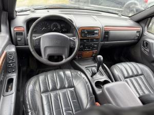 Jeep Grand Cherokee 2004 in Siauliai, with an engine capacity of 4.00 L and mileage of 223 thousand km for 1250 €, photo 8 on AUTOMOTO.COM.LV