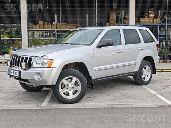 Jeep Grand Cherokee 2007 Rīga, ar dzinēja tilpumu 3.00 L un nobraukumu 215 tūkst. km par 6590 €, foto 2 vietnē AUTOMOTO.COM.LV