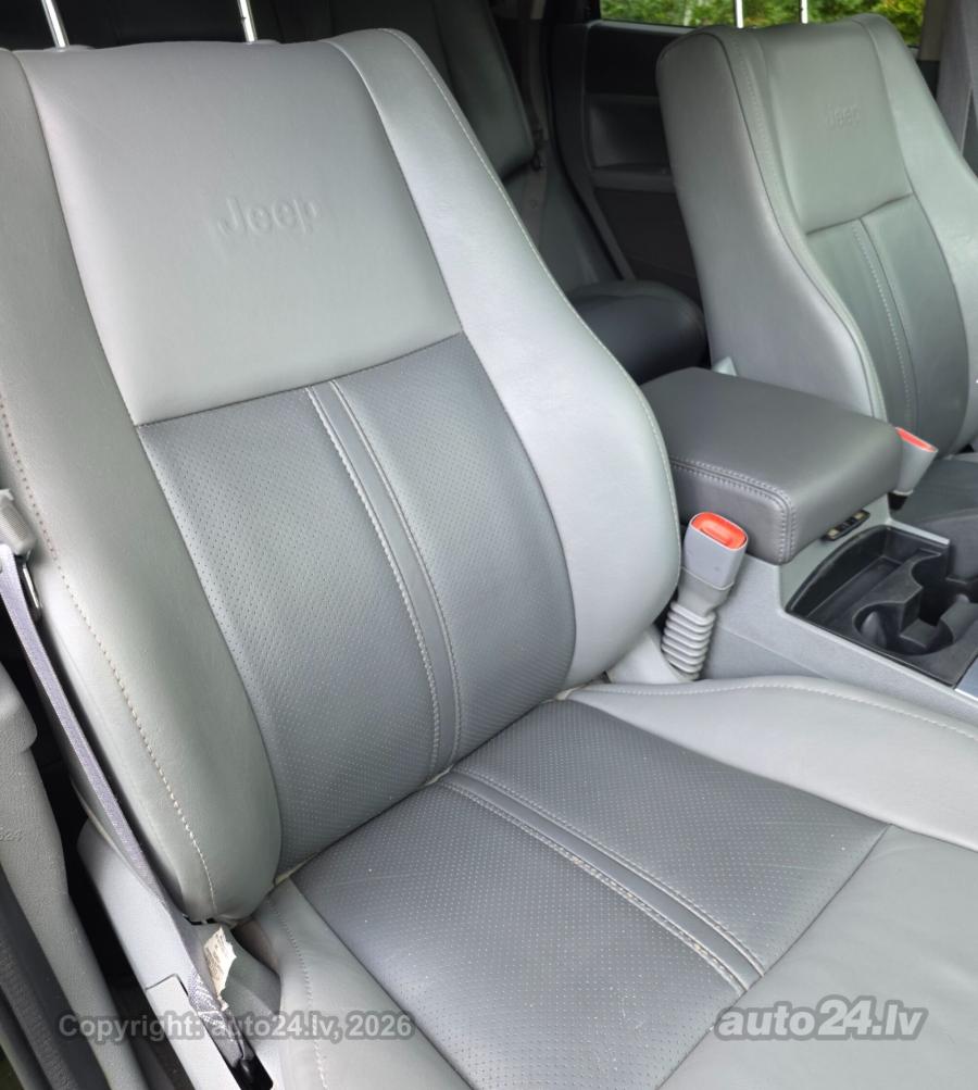 Jeep Grand Cherokee 2007 in Tallinn, with an engine capacity of 3.00 L and mileage of 215 thousand km for 7280 €, photo 13 on AUTOMOTO.COM.LV