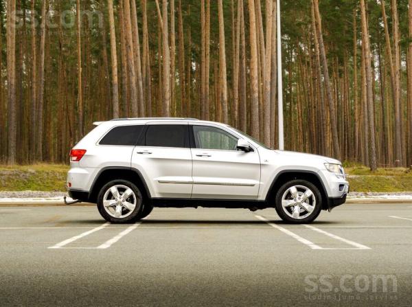 Jeep Grand Cherokee 2011 in Riga, with an engine capacity of 3.00 L and mileage of 356 thousand km for 8490 €, photo 8 on AUTOMOTO.COM.LV