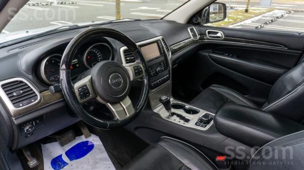 Jeep Grand Cherokee 2011 in Riga, with an engine capacity of 3.00 L and mileage of 356 thousand km for 8490 €, photo 9 on AUTOMOTO.COM.LV