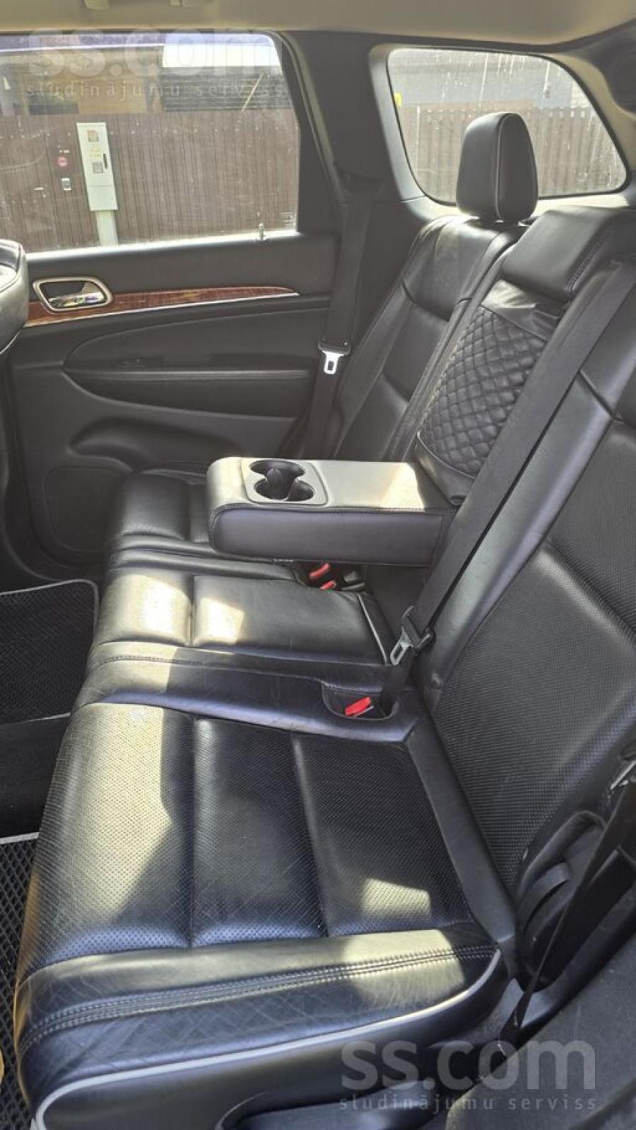 Jeep Grand Cherokee 2011 in Daugavpils, with an engine capacity of 3.60 L and mileage of 442 thousand km for 7900 €, photo 11 on AUTOMOTO.COM.LV