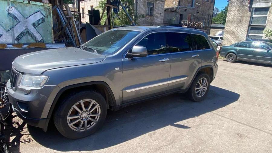 Jeep Grand Cherokee 2011 in Panevezys, with an engine capacity of 3.00 L and mileage of 337 thousand km for 3200 €, photo 3 on AUTOMOTO.COM.LV