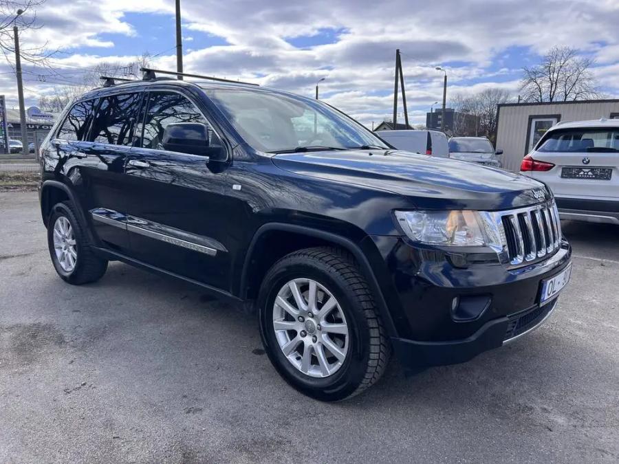 Jeep Grand Cherokee 2012 in Riga, with an engine capacity of 3.00 L and mileage of 177 thousand km for 10950 €, photo 4 on AUTOMOTO.COM.LV