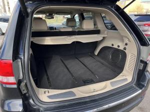Jeep Grand Cherokee 2012 in Riga, with an engine capacity of 3.00 L and mileage of 177 thousand km for 10950 €, photo 8 on AUTOMOTO.COM.LV