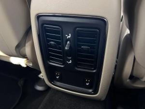 Jeep Grand Cherokee 2012 in Riga, with an engine capacity of 3.00 L and mileage of 177 thousand km for 10950 €, photo 14 on AUTOMOTO.COM.LV