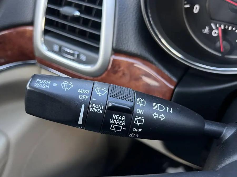 Jeep Grand Cherokee 2012 in Riga, with an engine capacity of 3.00 L and mileage of 177 thousand km for 10950 €, photo 23 on AUTOMOTO.COM.LV