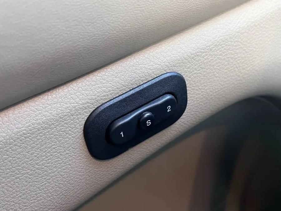 Jeep Grand Cherokee 2012 in Riga, with an engine capacity of 3.00 L and mileage of 177 thousand km for 10950 €, photo 29 on AUTOMOTO.COM.LV
