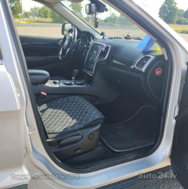 Jeep Grand Cherokee 2012 Tallina, ar dzinēja tilpumu 3.00 L un nobraukumu 0 tūkst. km par 9000 €, foto 4 vietnē AUTOMOTO.COM.LV