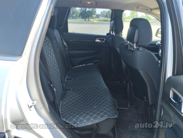 Jeep Grand Cherokee 2012 Tallina, ar dzinēja tilpumu 3.00 L un nobraukumu 0 tūkst. km par 9000 €, foto 5 vietnē AUTOMOTO.COM.LV
