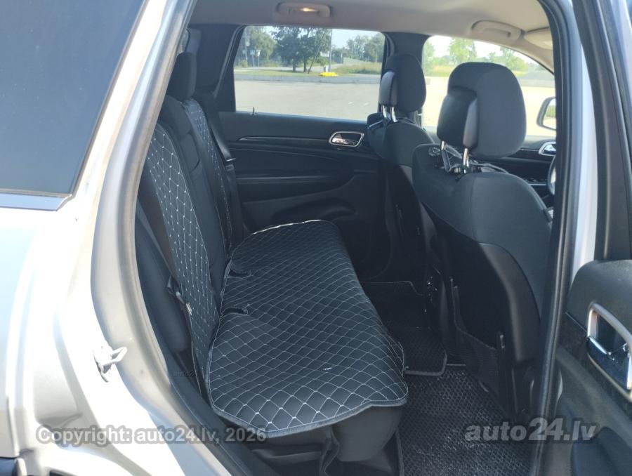 Jeep Grand Cherokee 2012 in Tallinn, with an engine capacity of 3.00 L and mileage of 0 thousand km for 9000 €, photo 6 on AUTOMOTO.COM.LV
