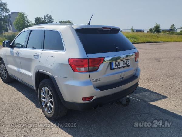 Jeep Grand Cherokee 2012 Tallina, ar dzinēja tilpumu 3.00 L un nobraukumu 0 tūkst. km par 9000 €, foto 6 vietnē AUTOMOTO.COM.LV