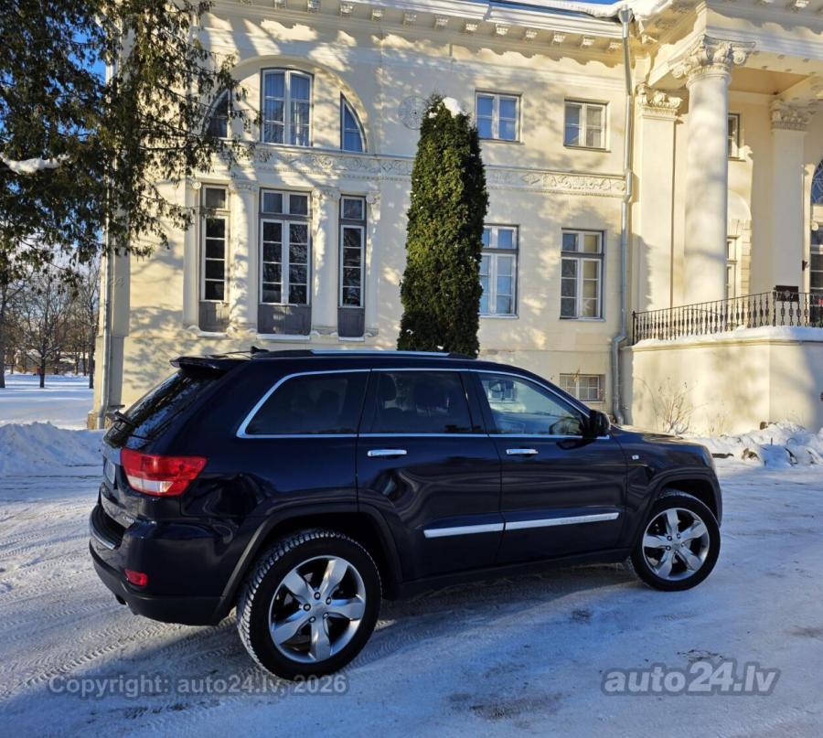Jeep Grand Cherokee 2013 in Tallinn, with an engine capacity of 3.00 L and mileage of 199 thousand km for 9980 €, photo 7 on AUTOMOTO.COM.LV
