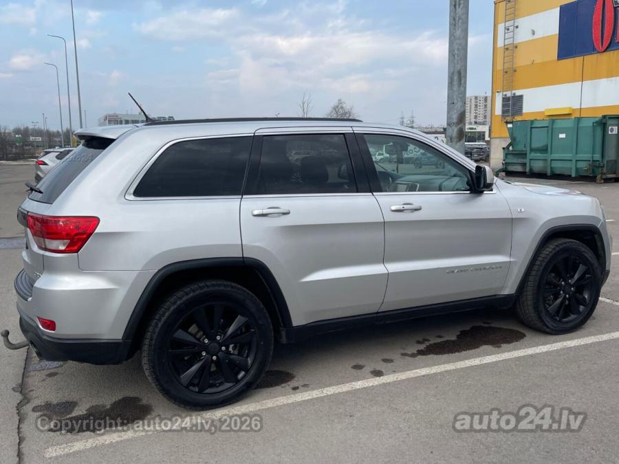 Jeep Grand Cherokee 2013 in Tallinn, with an engine capacity of 3.00 L and mileage of 0 thousand km for 9750 €, photo 1 on AUTOMOTO.COM.LV