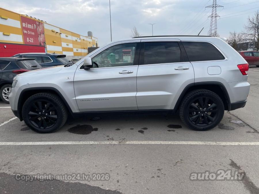 Jeep Grand Cherokee 2013 in Tallinn, with an engine capacity of 3.00 L and mileage of 0 thousand km for 9750 €, photo 2 on AUTOMOTO.COM.LV