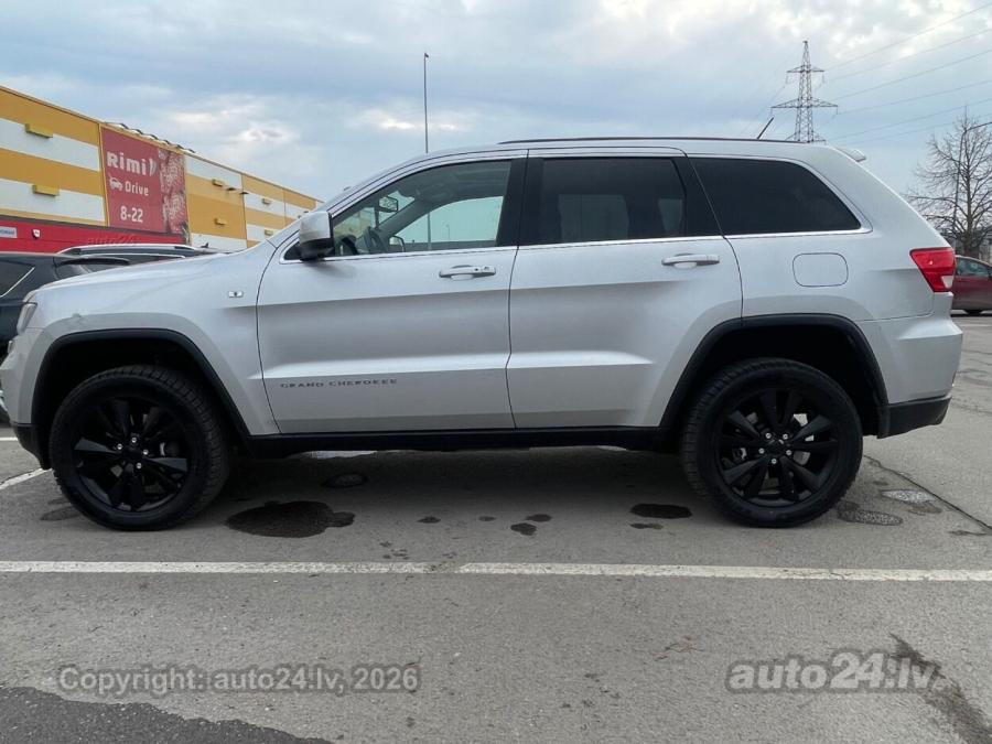 Jeep Grand Cherokee 2013 in Tallinn, with an engine capacity of 3.00 L and mileage of 0 thousand km for 9750 €, photo 12 on AUTOMOTO.COM.LV