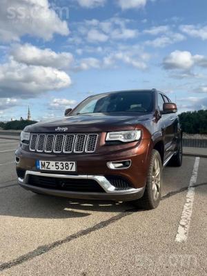Jeep Grand Cherokee 2013 in Riga, with an engine capacity of 3.00 L and mileage of 328 thousand km for 12500 €, photo 1 on AUTOMOTO.COM.LV