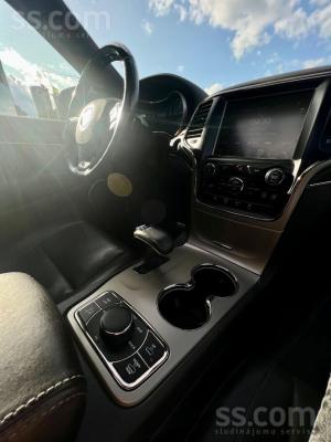 Jeep Grand Cherokee 2013 in Riga, with an engine capacity of 3.00 L and mileage of 328 thousand km for 12500 €, photo 8 on AUTOMOTO.COM.LV