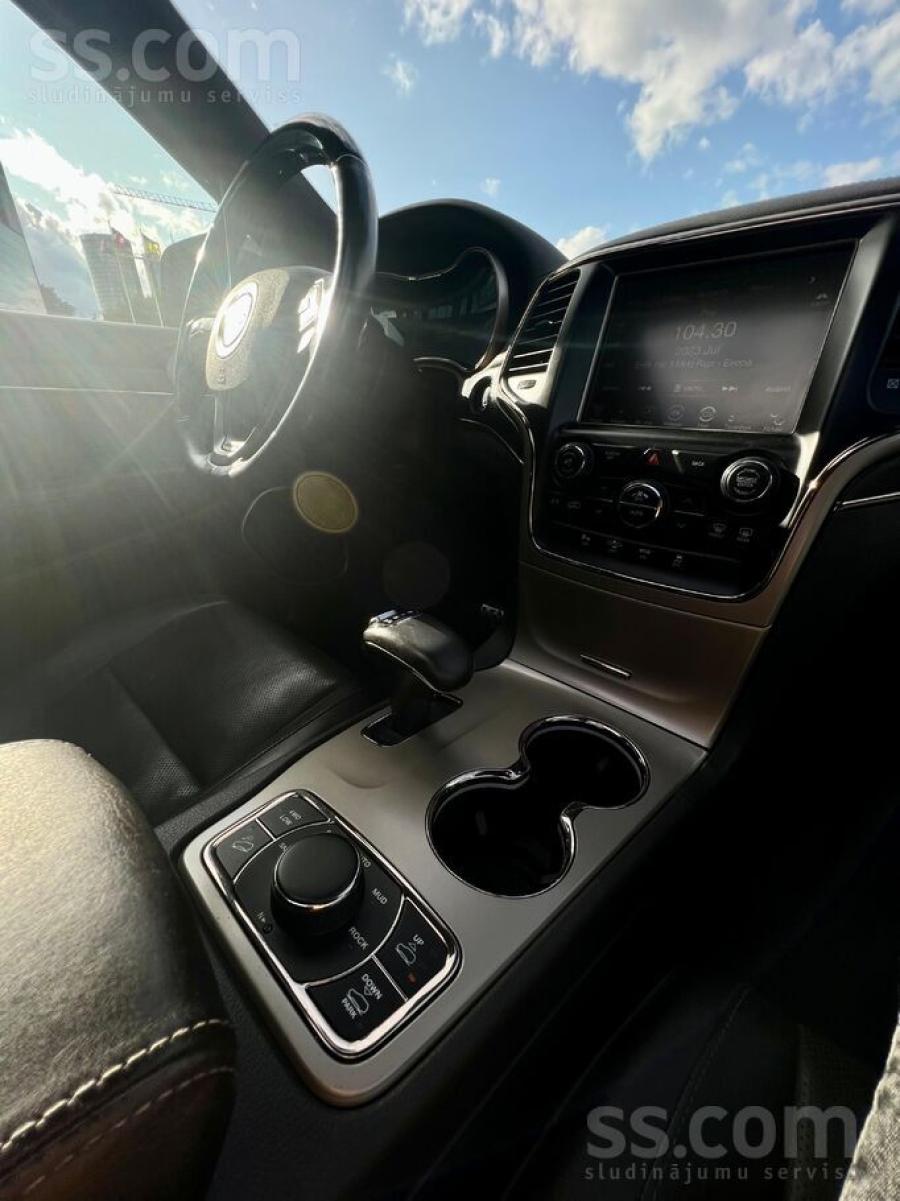 Jeep Grand Cherokee 2013 in Riga, with an engine capacity of 3.00 L and mileage of 328 thousand km for 12500 €, photo 8 on AUTOMOTO.COM.LV