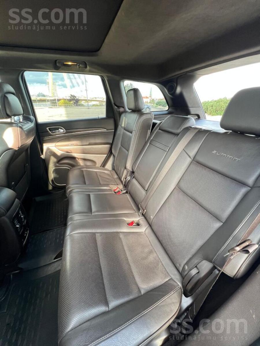 Jeep Grand Cherokee 2013 in Riga, with an engine capacity of 3.00 L and mileage of 328 thousand km for 12500 €, photo 12 on AUTOMOTO.COM.LV