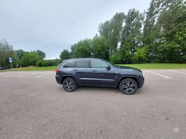 Jeep Grand Cherokee 2013 in Kedainiai, with an engine capacity of 2.99 L and mileage of 356 thousand km for 12000 €, photo 2 on AUTOMOTO.COM.LV