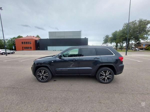 Jeep Grand Cherokee 2013 in Kedainiai, with an engine capacity of 2.99 L and mileage of 356 thousand km for 12000 €, photo 5 on AUTOMOTO.COM.LV